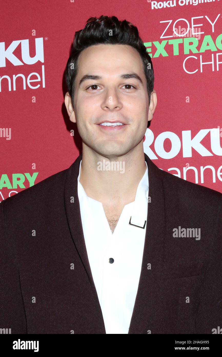 LOS ANGELES - NOV 30: Skylar Astin at the Zoey's Extraordinary ...