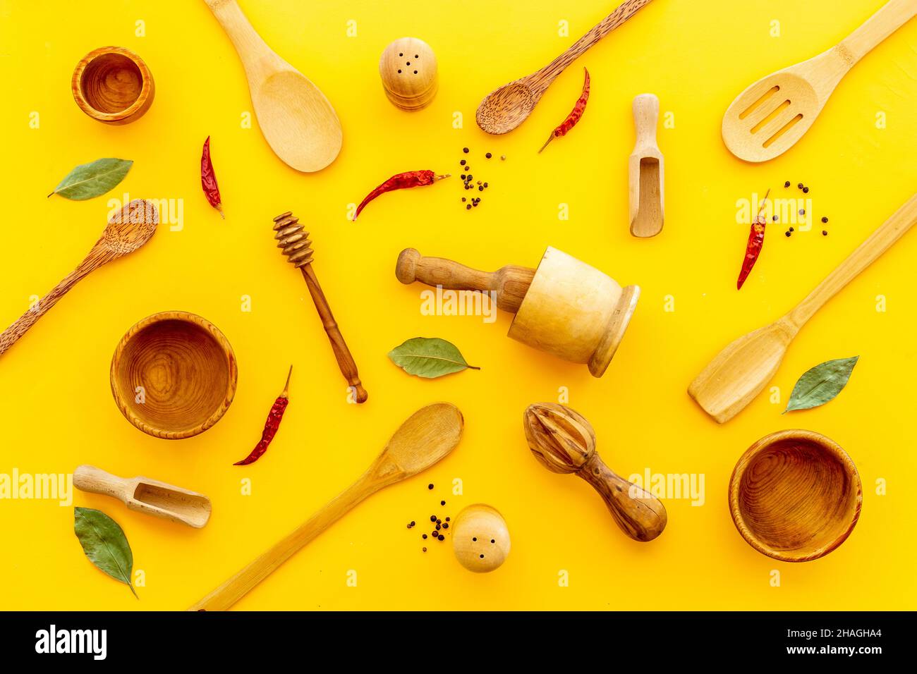 Flat lay of wooden kitchen utensils and cookware Stock Photo - Alamy