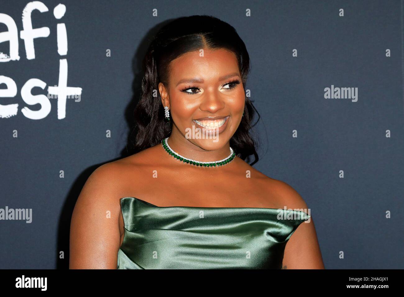 November 14, 2021, Los Angeles, CA, USA: LOS ANGELES - NOV 14: Mikayla ...