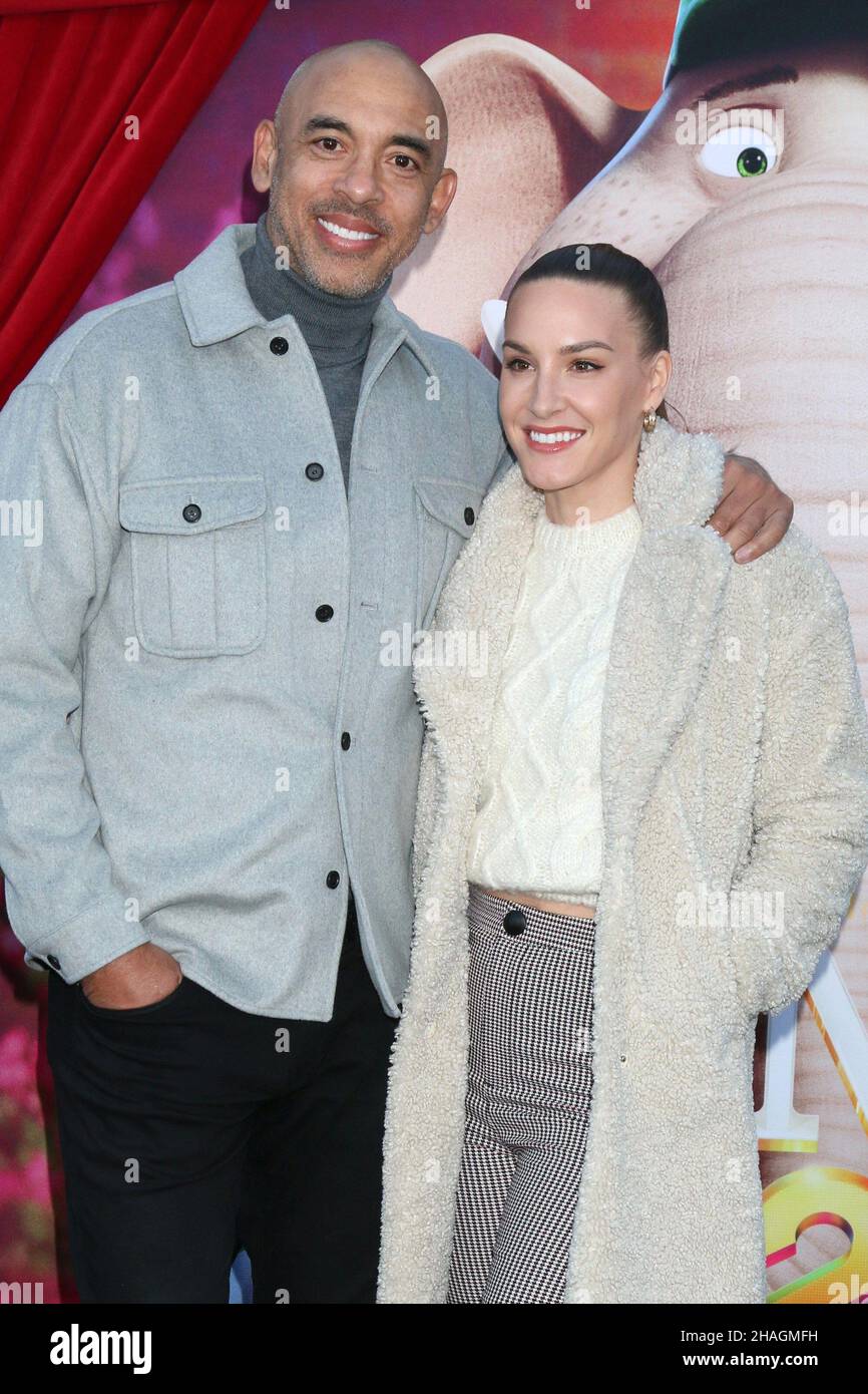 Los Angeles, CA. 12th Dec, 2021. Harvey Mason Jr, Mia Mason at arrivals ...