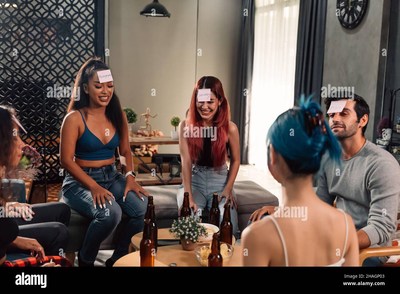 Guess who game hi-res stock photography and images - Alamy