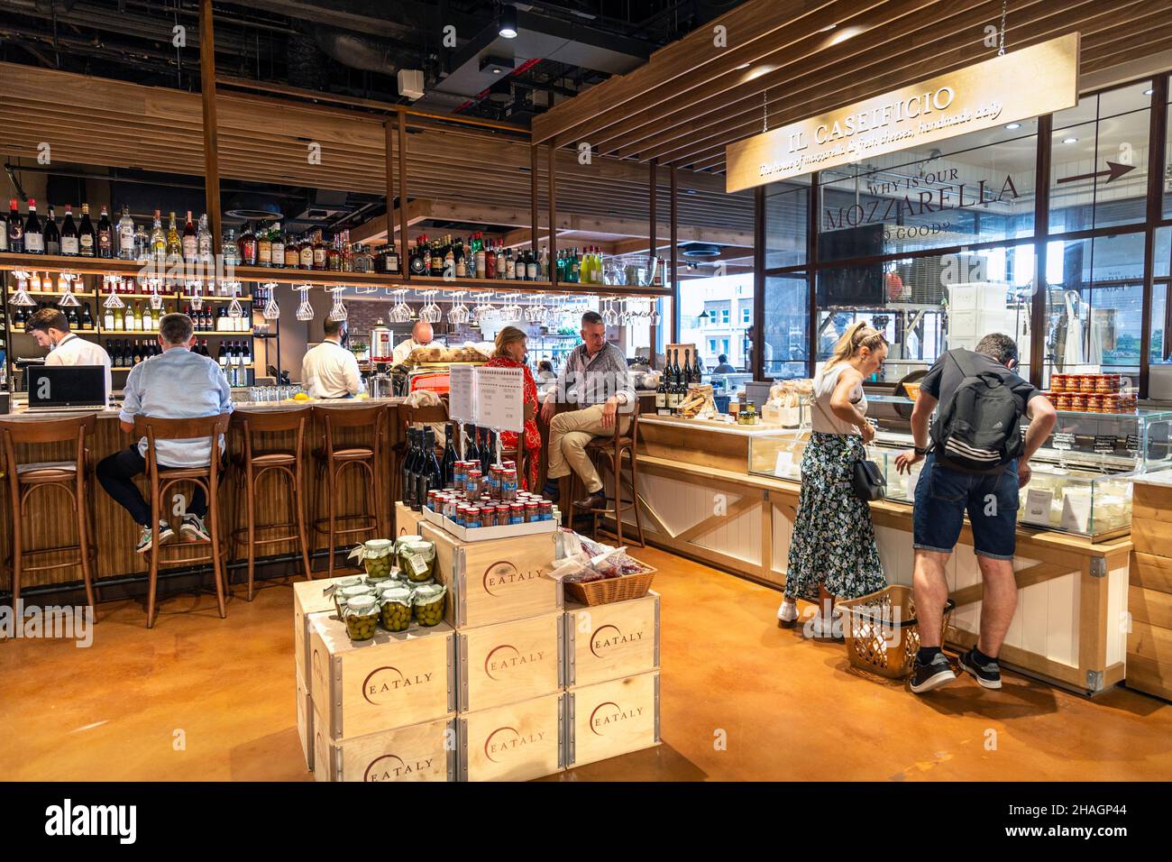 Eataly london hi-res stock photography and images - Alamy