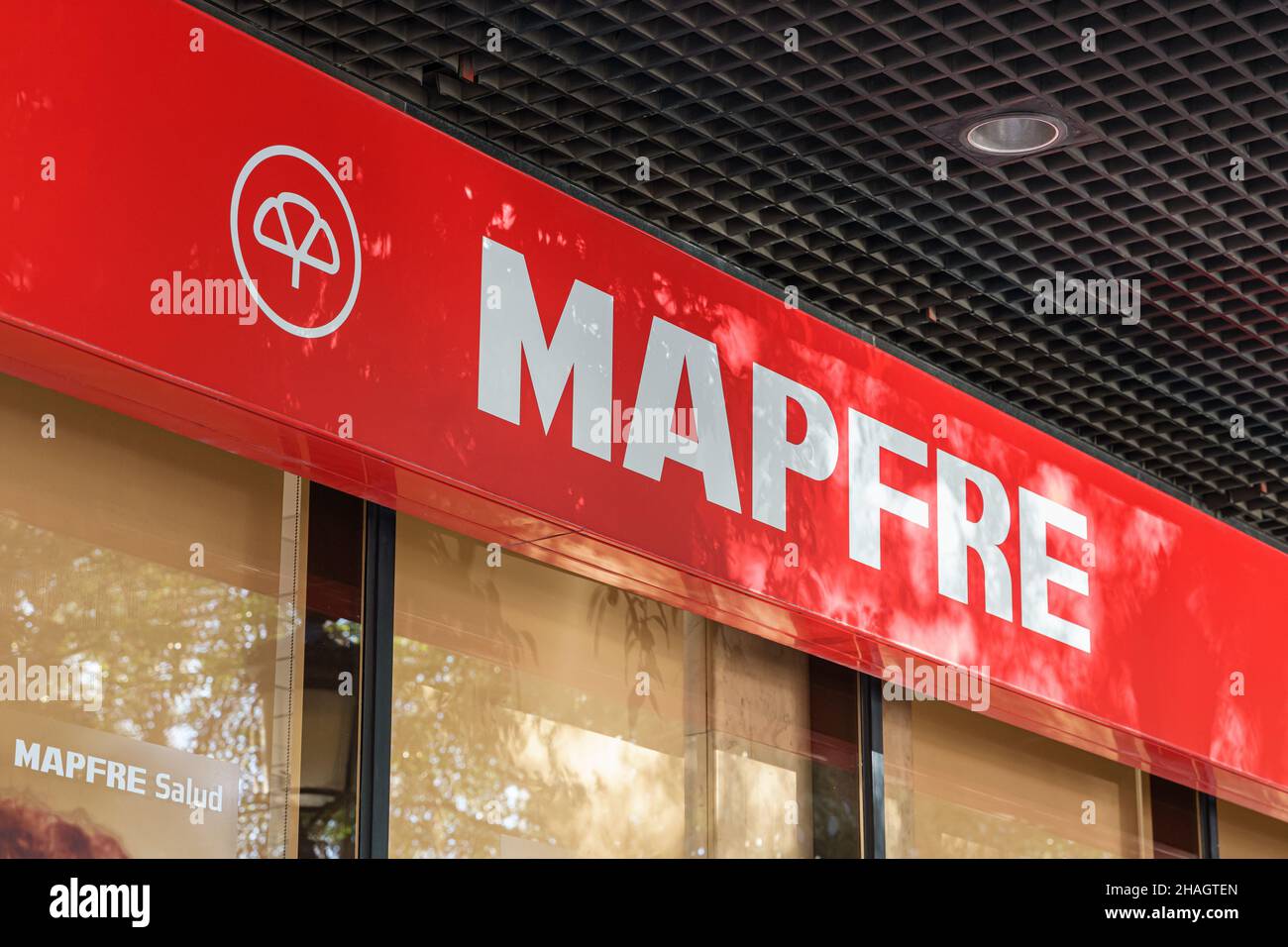 Mapfre logo hi-res stock photography and images - Alamy