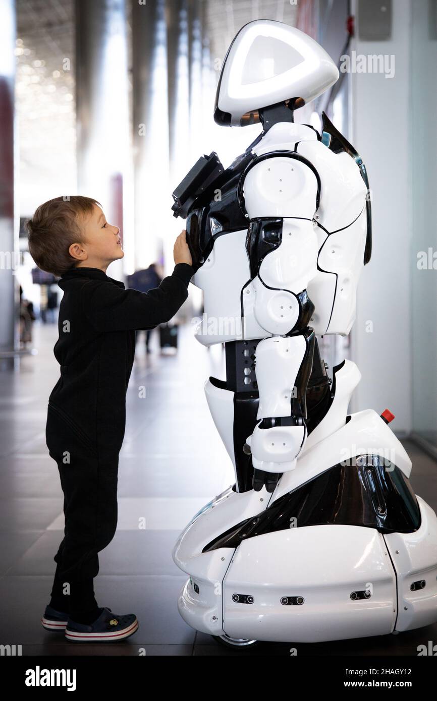 Robot child hi-res stock photography and images - Alamy