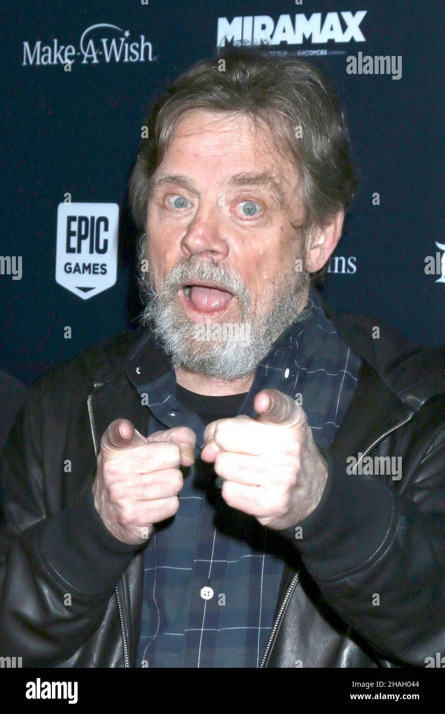 Anaheim, CA. 7th Dec, 2021. Mark Hamill at arrivals for 2021 Galaxy of ...