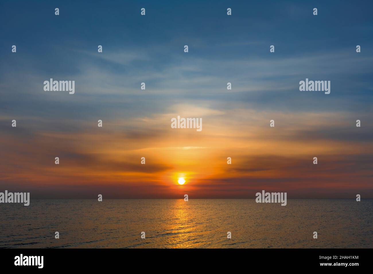 Dawn over sea sunrise hi-res stock photography and images - Alamy