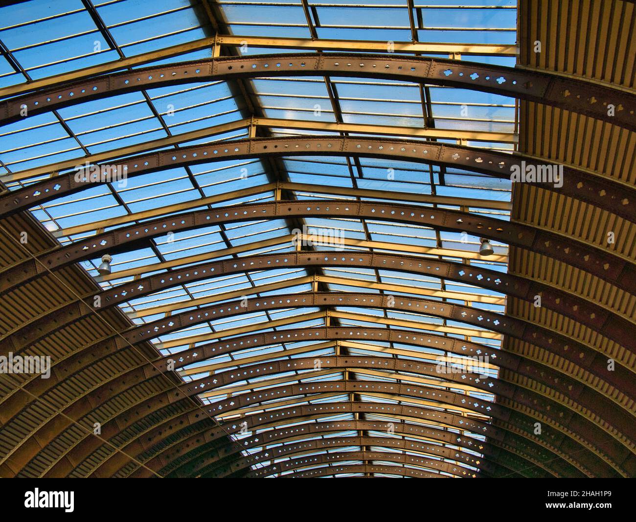Victorian metal glass roof hi-res stock photography and images - Alamy