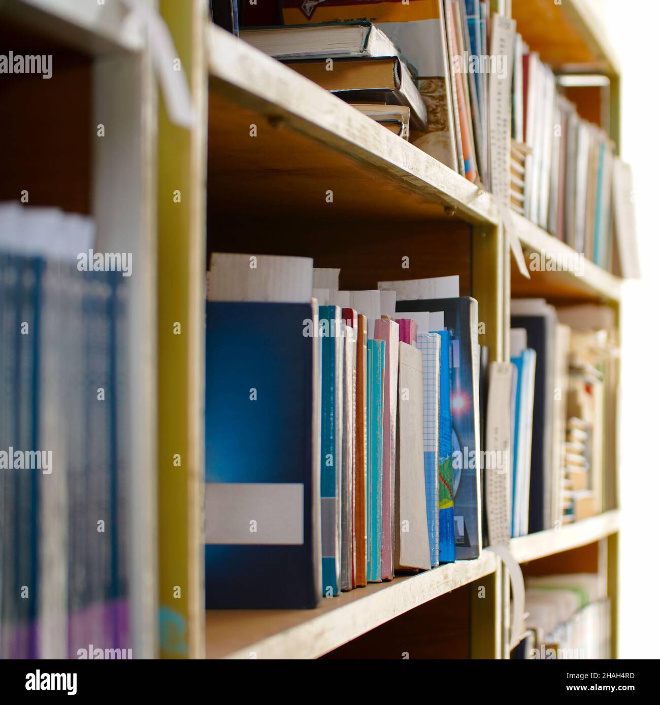 Encyclopedias in shelf hi-res stock photography and images - Alamy