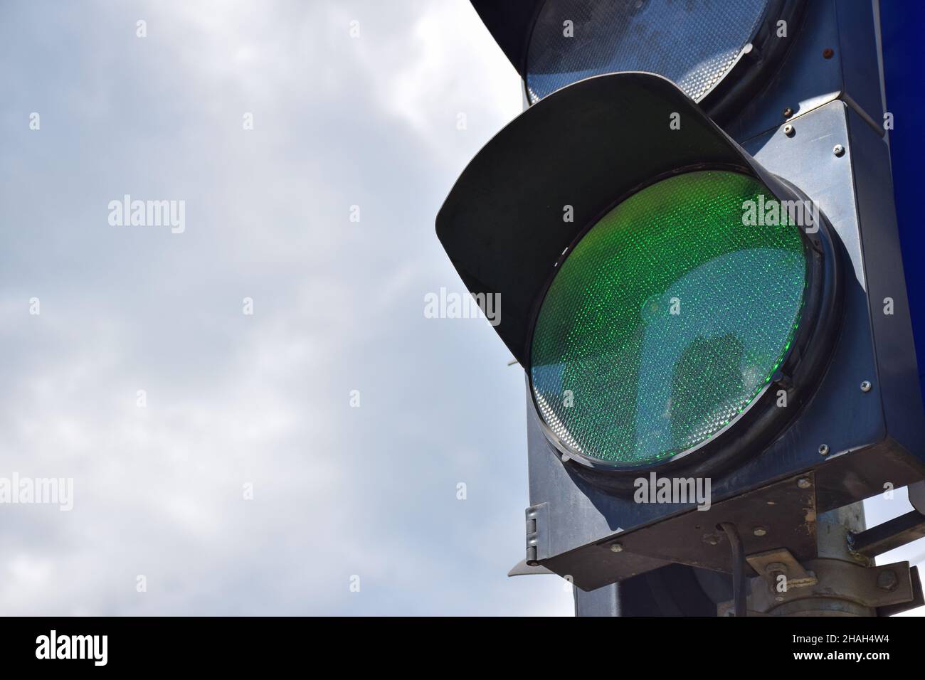 Green stoplight hi-res stock photography and images - Alamy