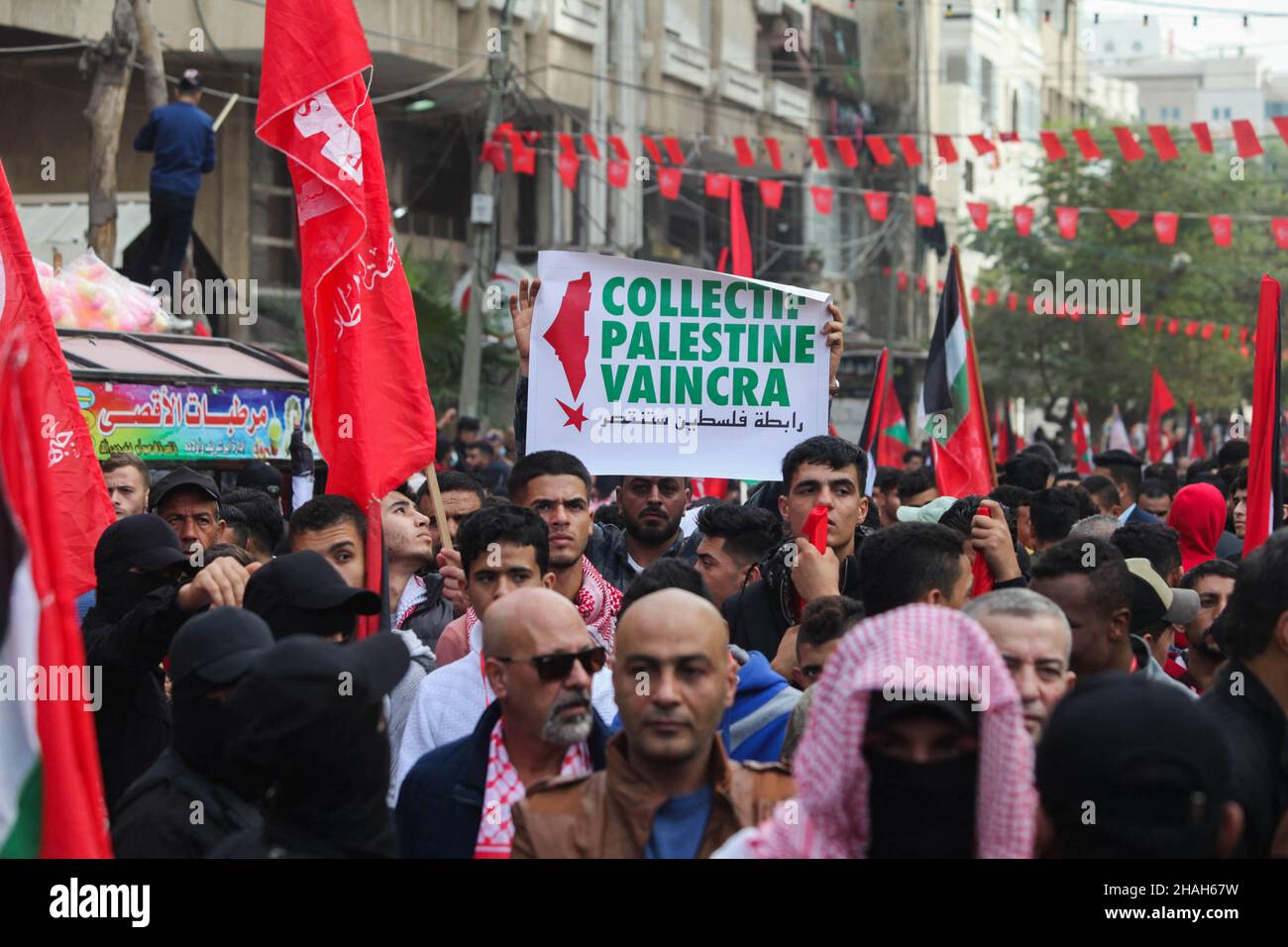 Supporters of the Popular Front for the Liberation of Palestine (PFLP ...