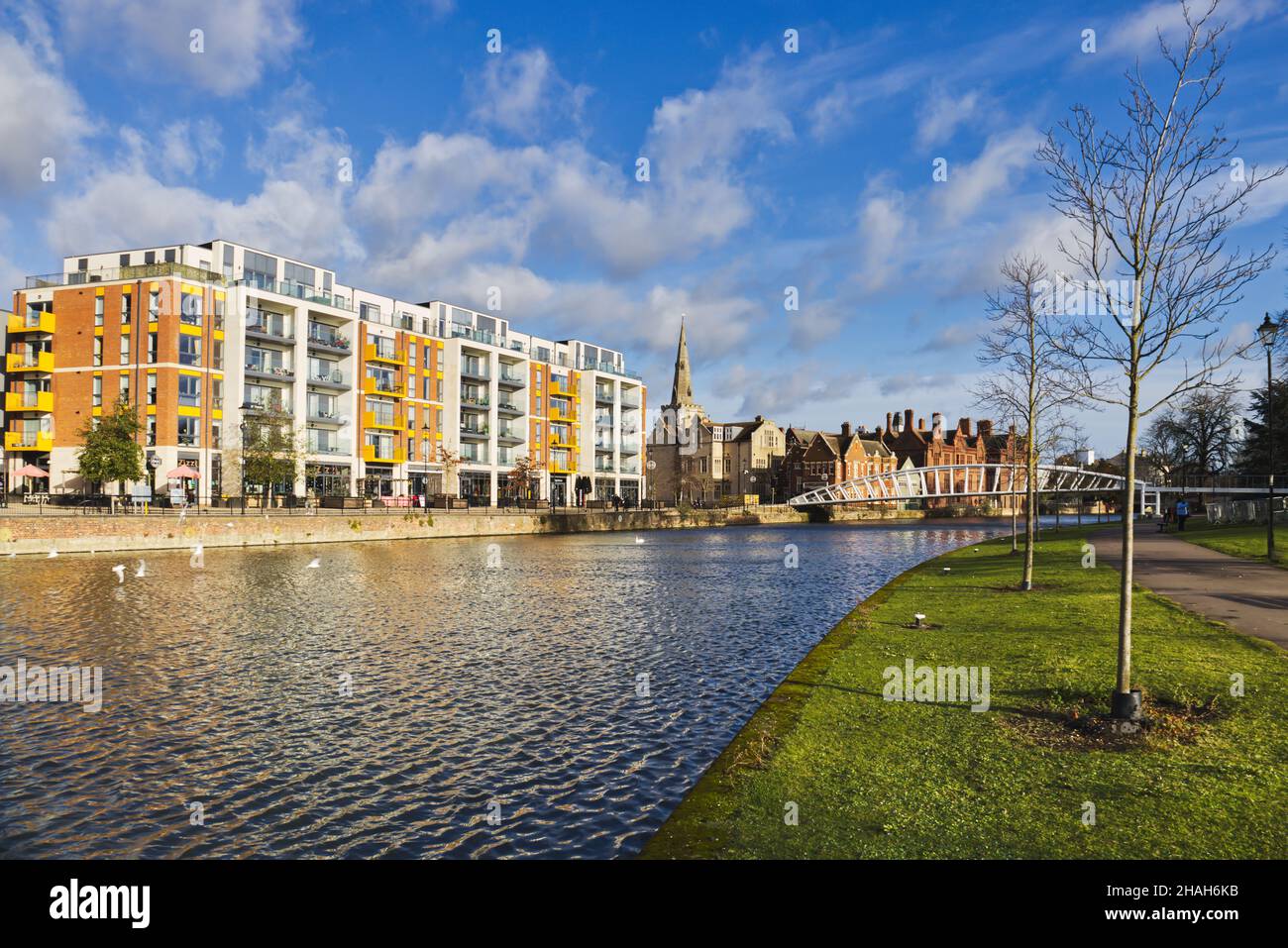Sunny water riverside embankment hi-res stock photography and images ...