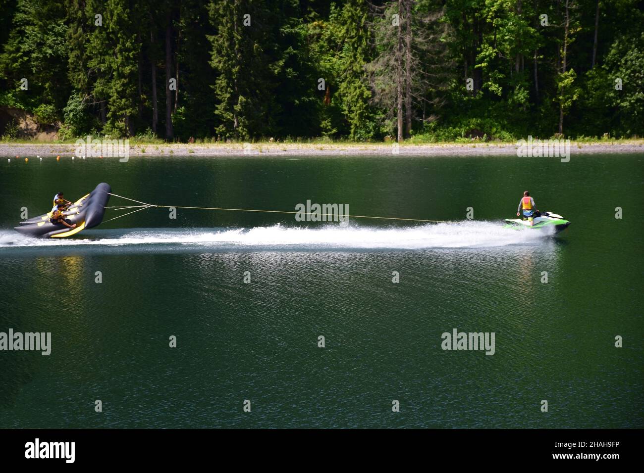 Pulling raft hi-res stock photography and images - Alamy