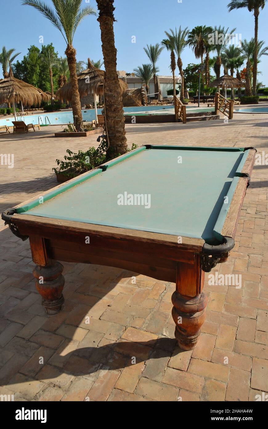 Vintage pool table hi-res stock photography and images - Alamy