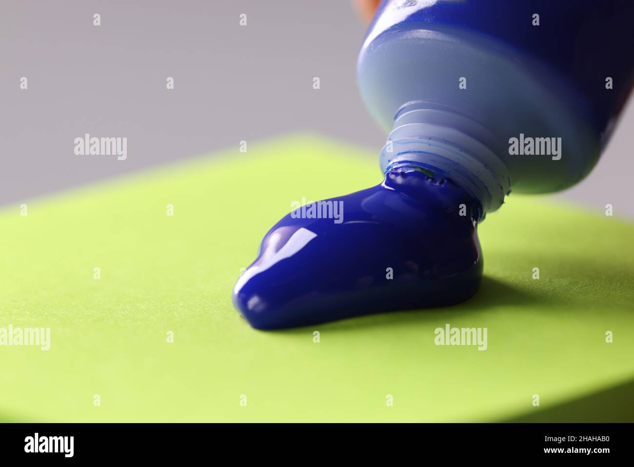 Green sticker hi-res stock photography and images - Alamy