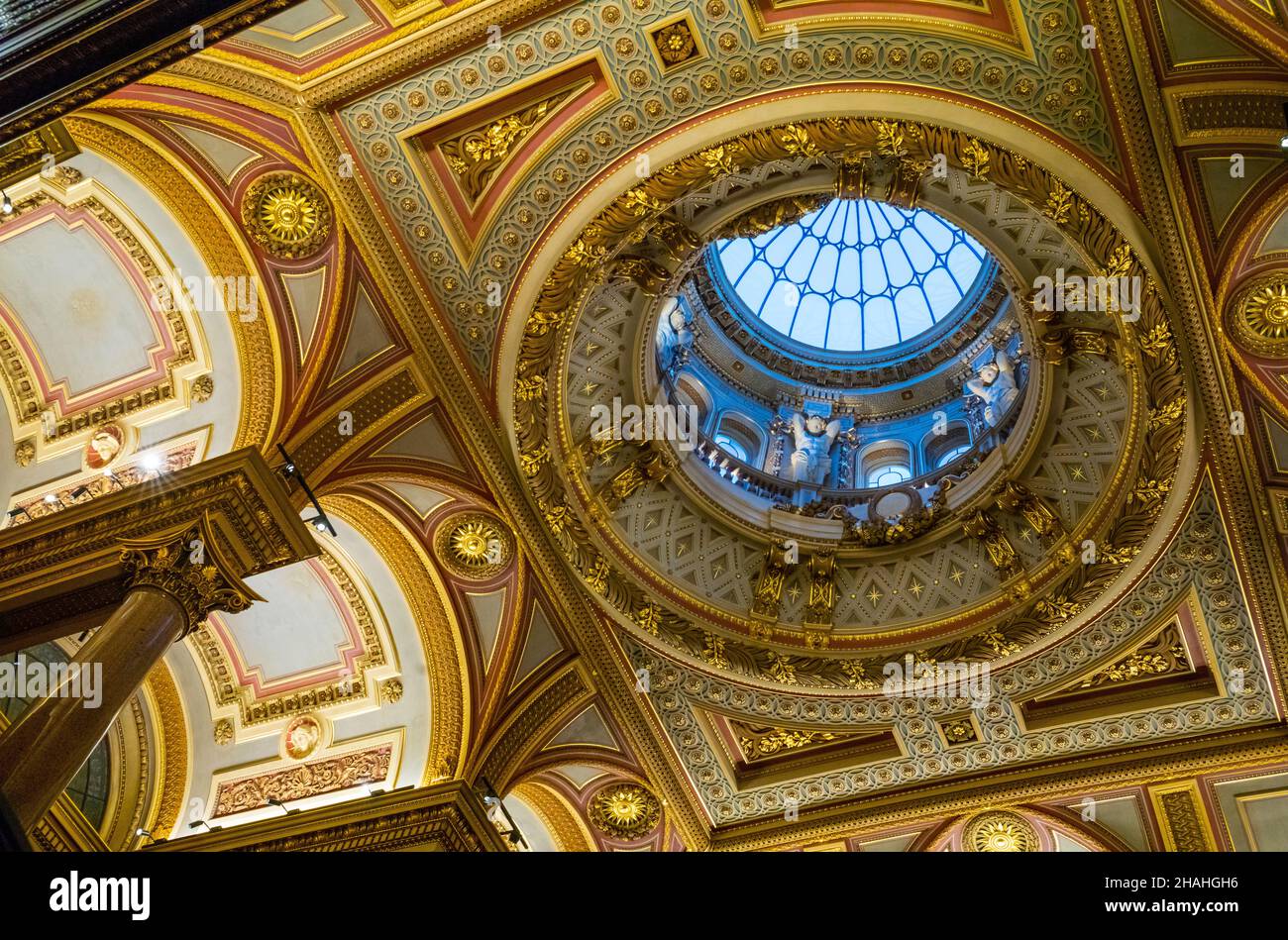 The glass dome above the spectacular ornate and decorated ceiling at ...