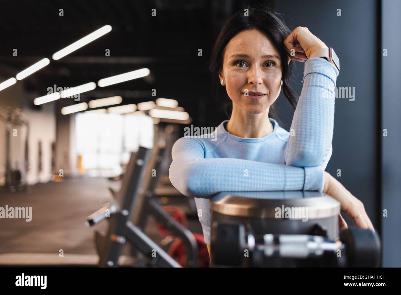 Leaned woman hi-res stock photography and images - Alamy