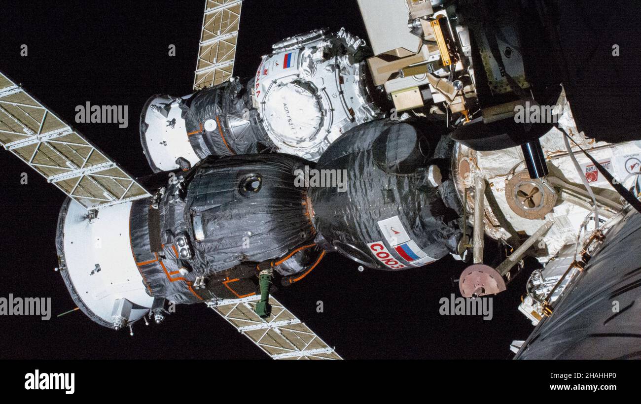 ISS - 26 November 2021 - Two Russian spaceships and a new docking ...