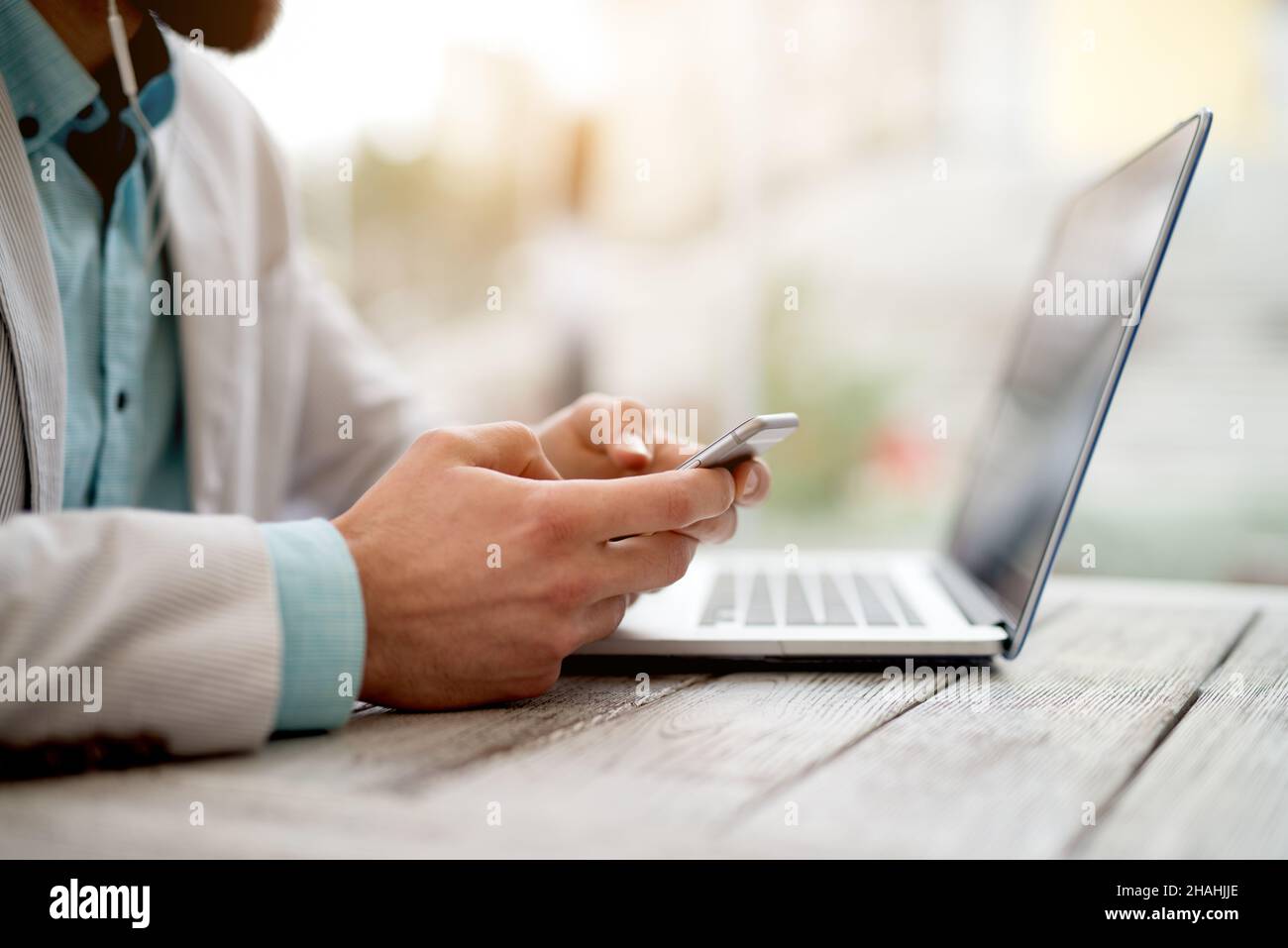 Checking on work emails hi-res stock photography and images - Alamy