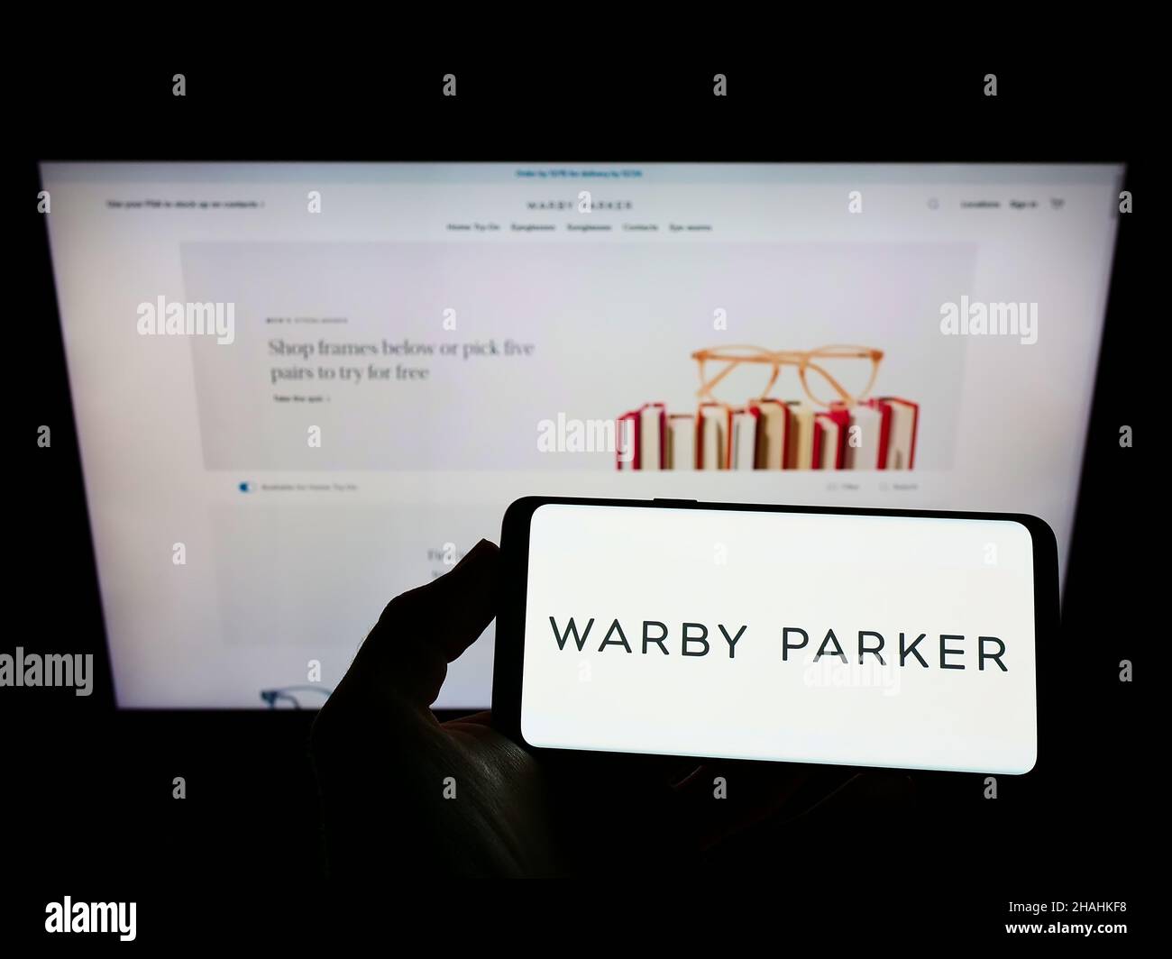 Warby parker logo hi-res stock photography and images - Alamy