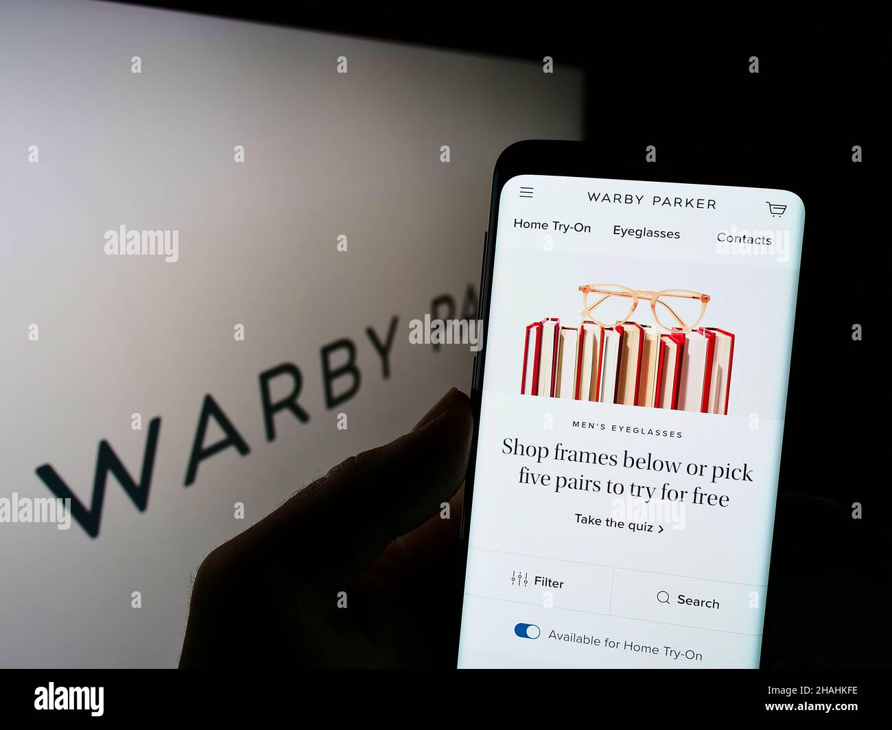 Warby parker logo hi-res stock photography and images - Alamy