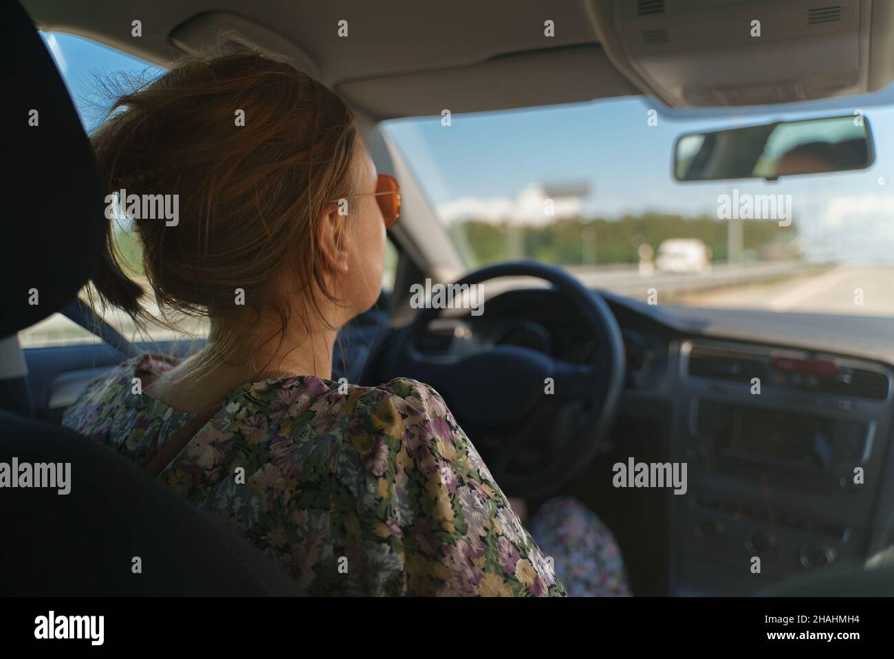 Girl map driving hi-res stock photography and images - Alamy
