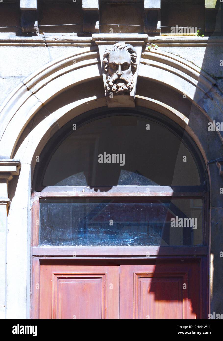 Sculpted keystone hi-res stock photography and images - Alamy