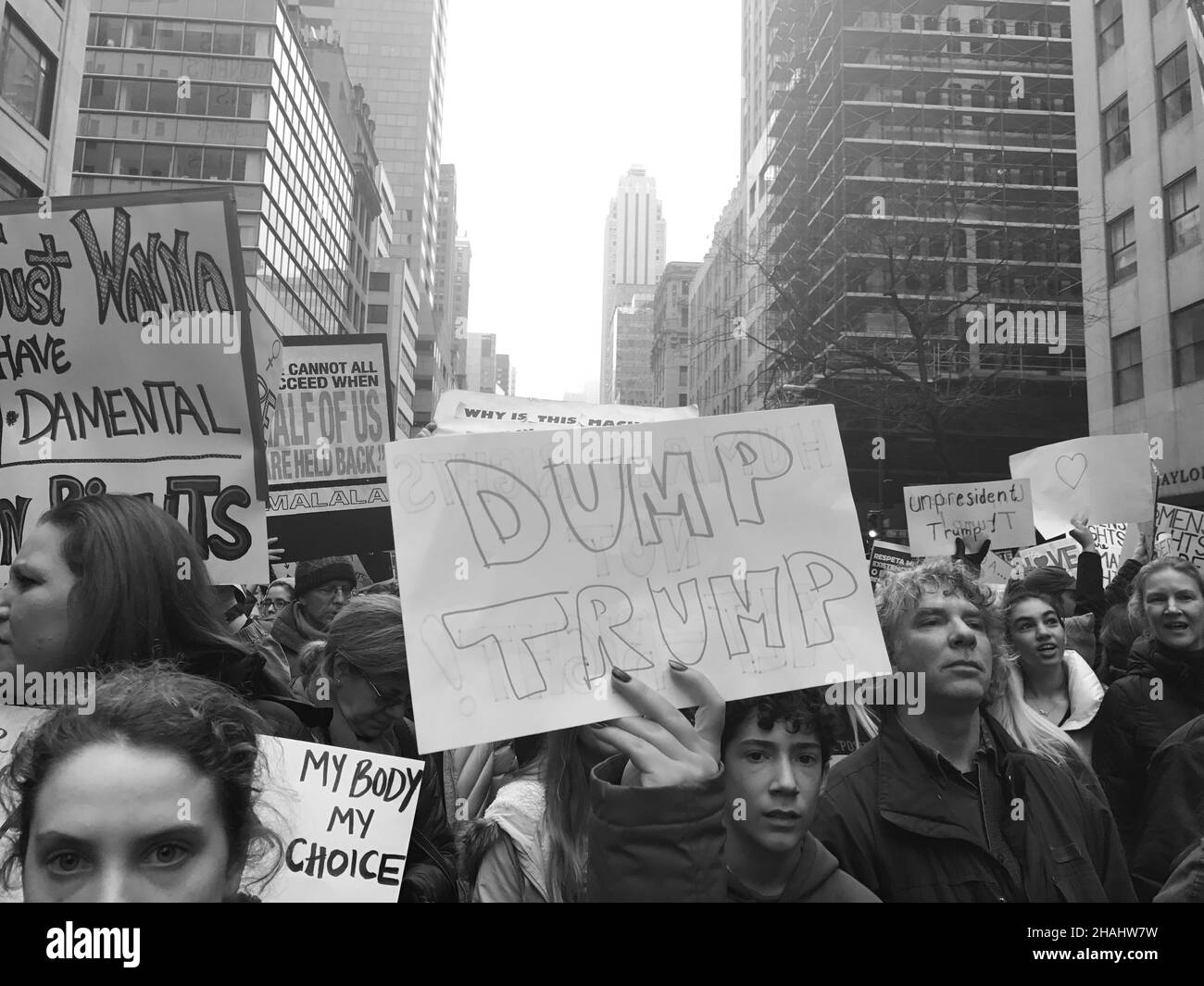Black protest march crowd hi-res stock photography and images - Alamy