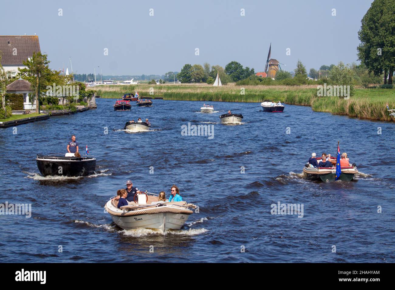 WARMOND, NETHERLANDS - May 20, 2018: Busy Leede river near Warmond ...