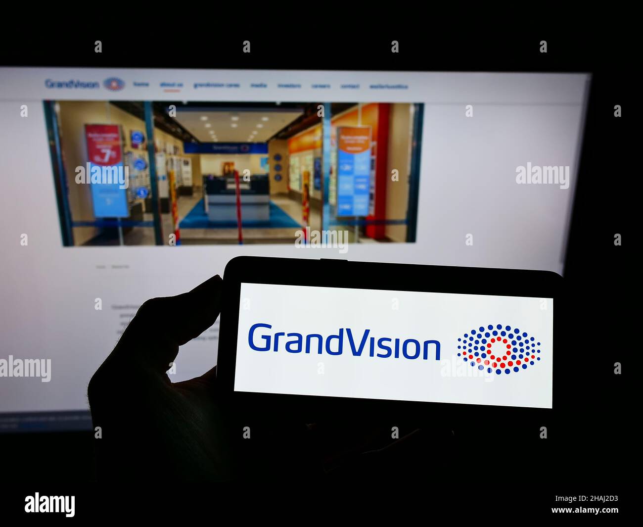 Optical retailing hi-res stock photography and images - Alamy