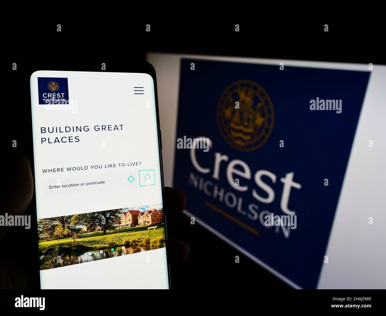 Crest nicholson plc hi-res stock photography and images - Alamy