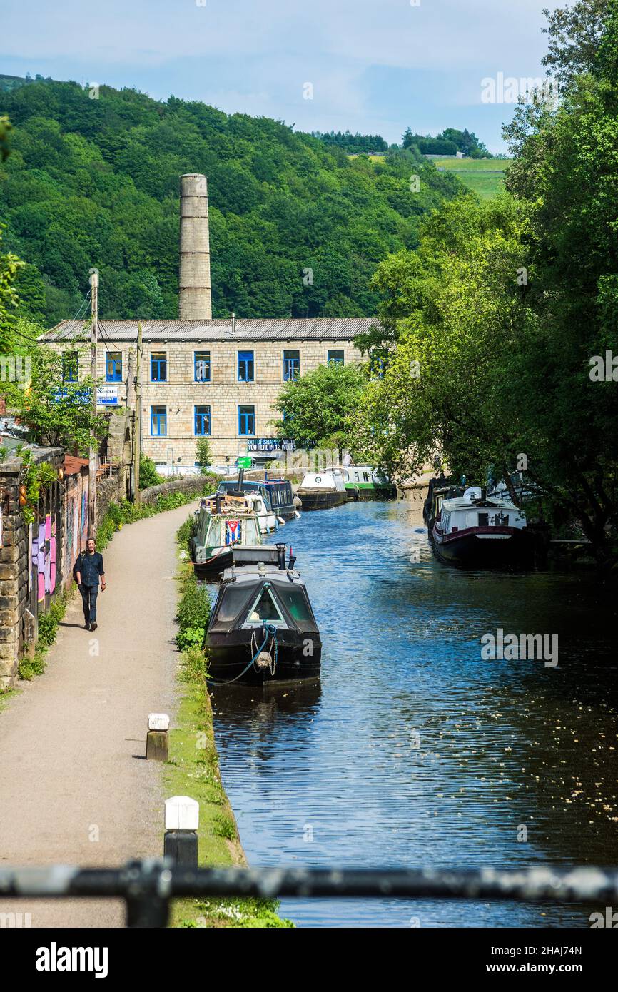 View of the historic Rochdale Canal Stock Photo - Alamy