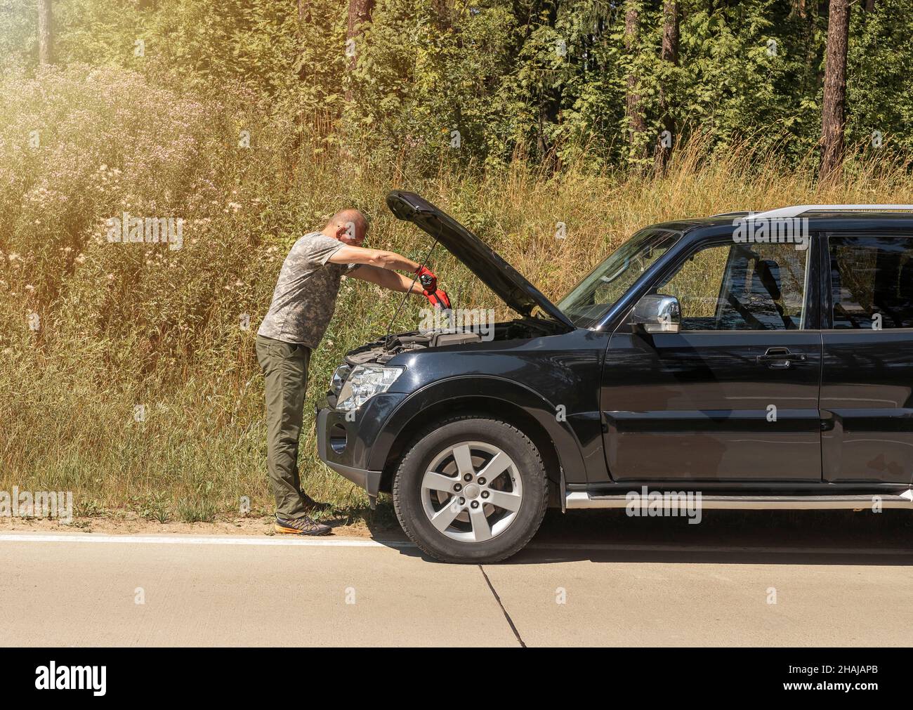 Car hood open side view hi-res stock photography and images - Alamy