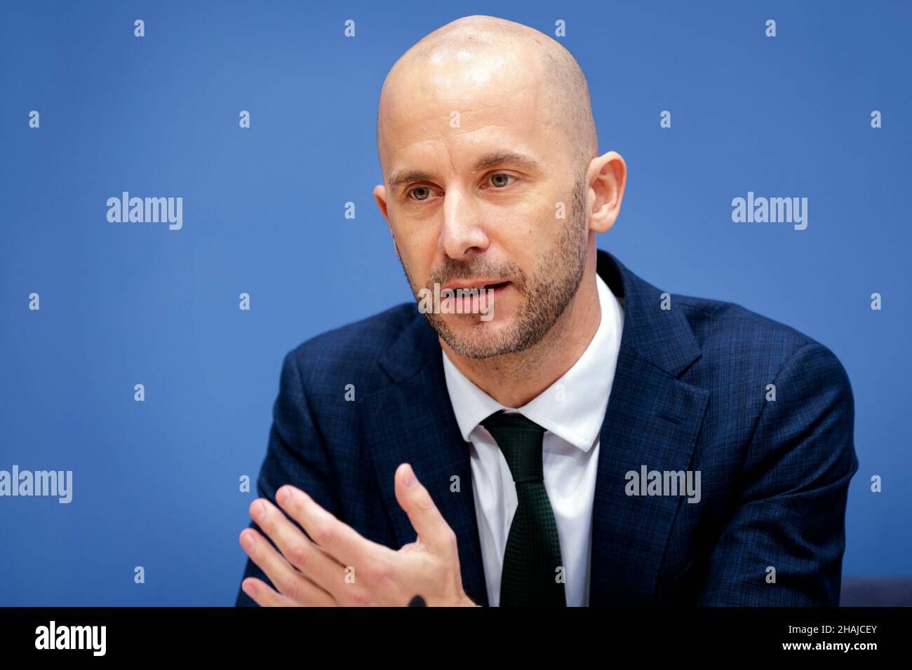 Berlin, Deutschland. 13th Dec, 2021. Christofer Burger, spokesman for ...