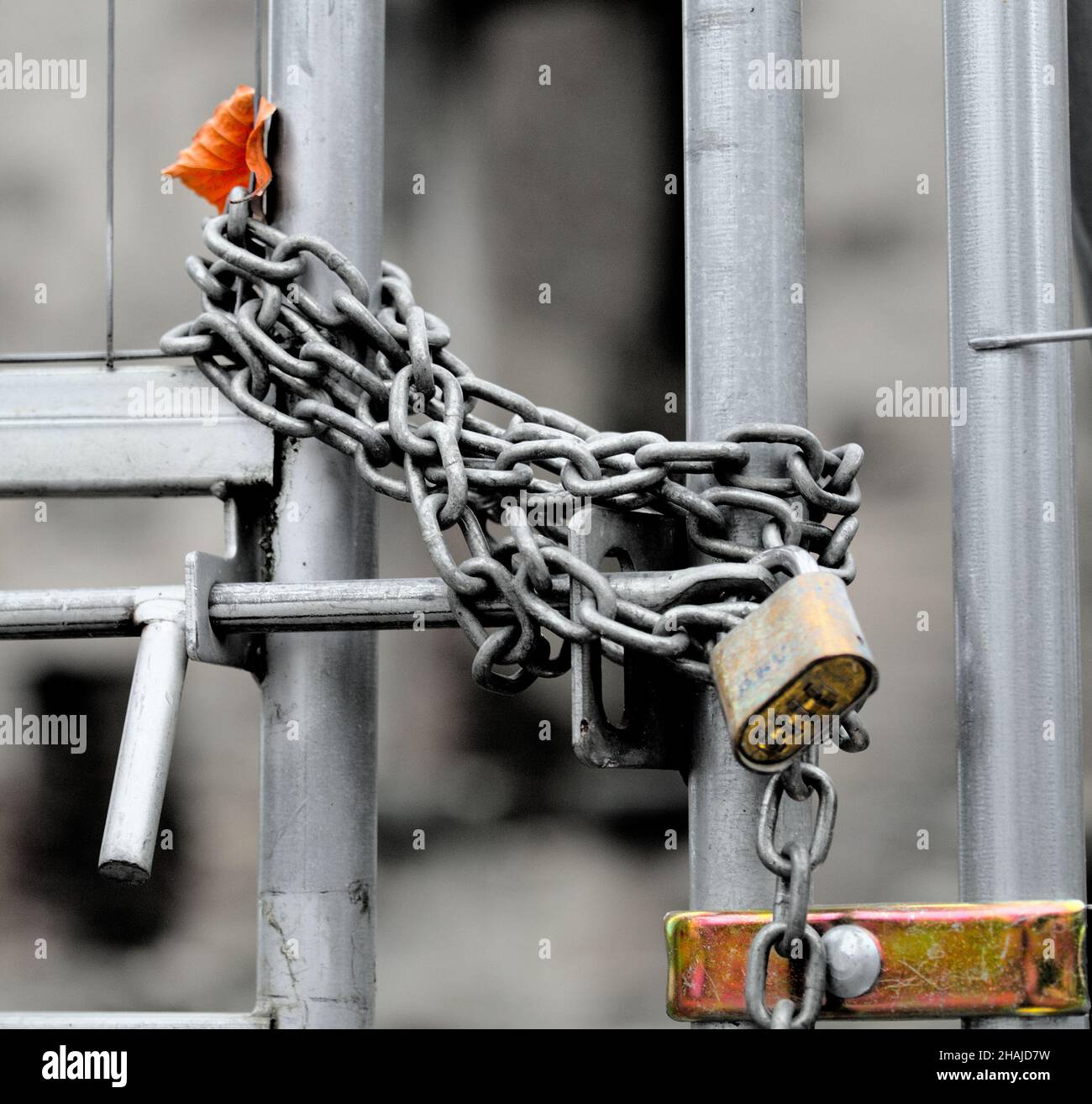 Locked gates hi-res stock photography and images - Alamy