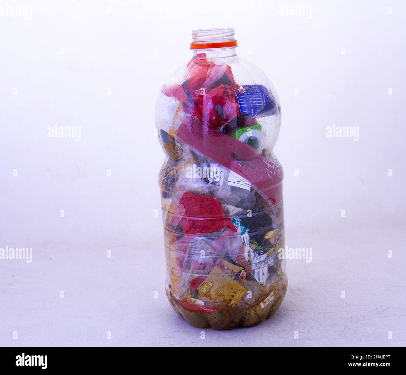 Ecobrick hi-res stock photography and images - Alamy