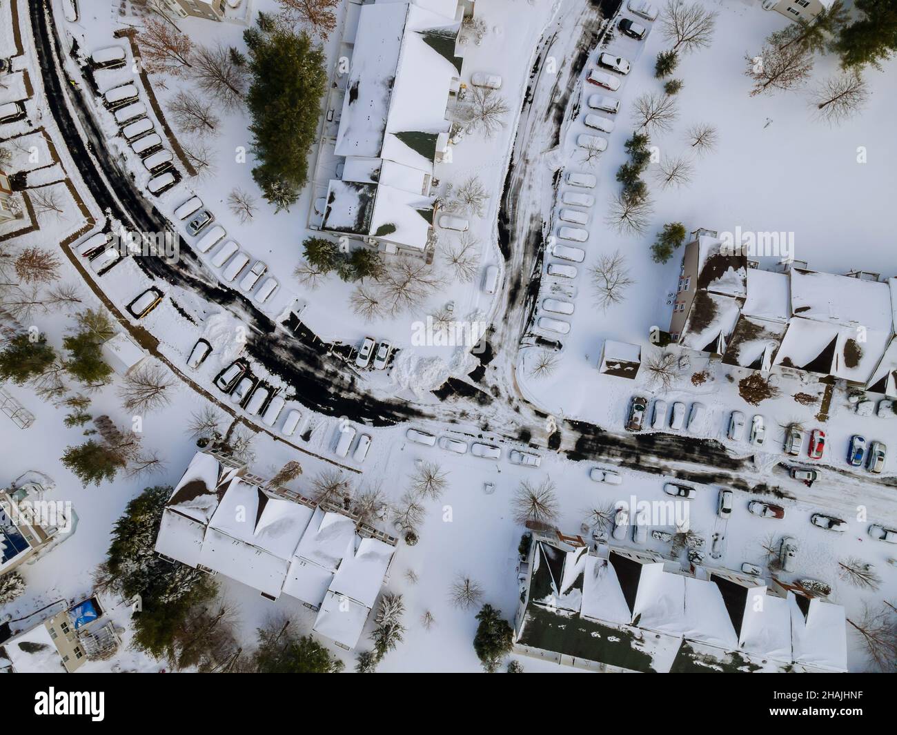 A perfect neighbourhood houses in suburb at winter in the north America ...