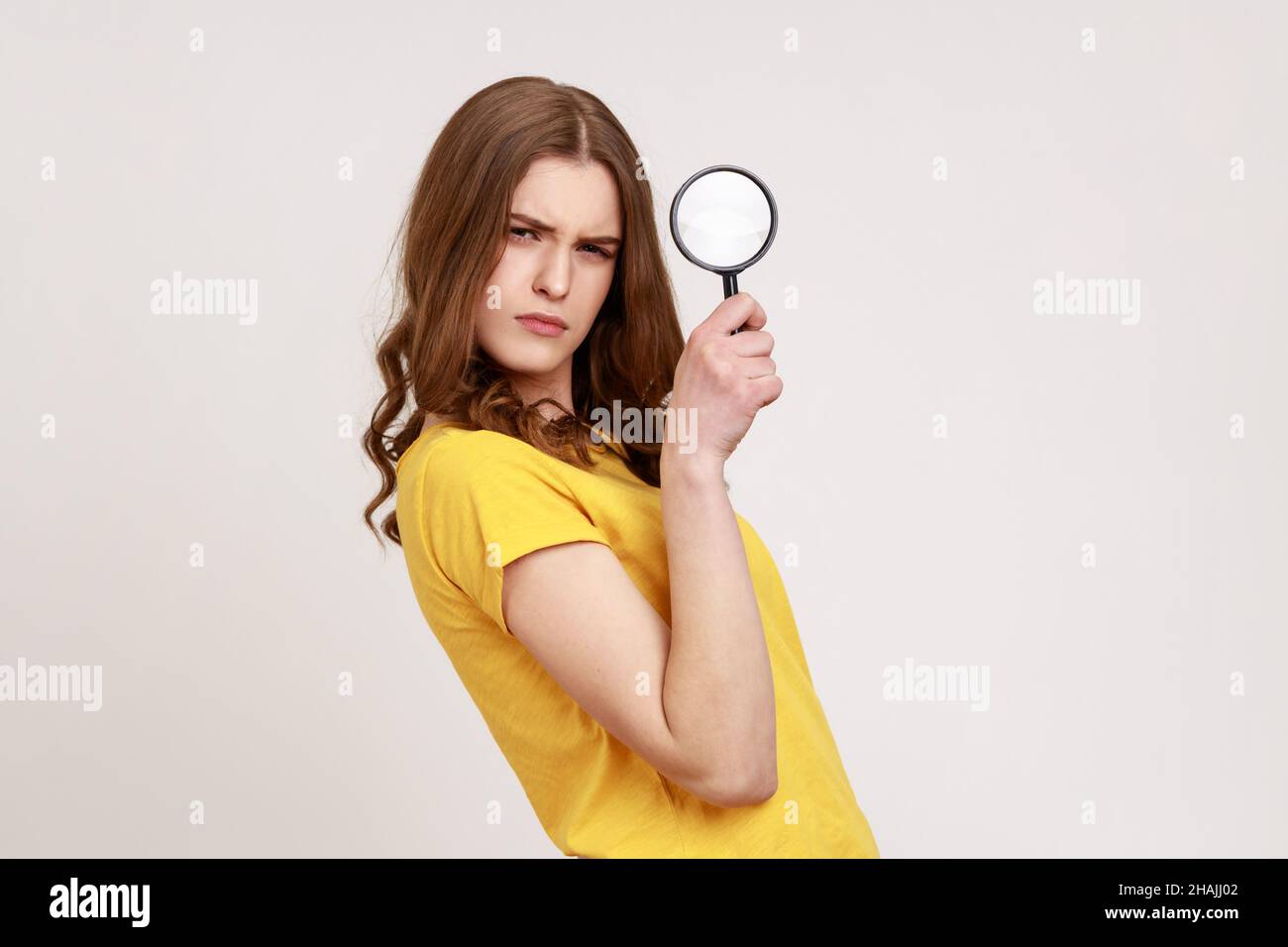Detective girl hi-res stock photography and images - Alamy