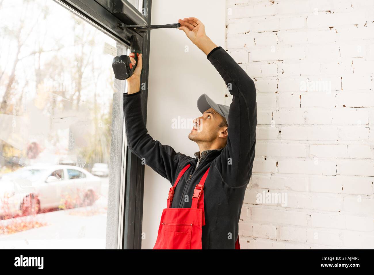 Broken door locks hi-res stock photography and images - Alamy