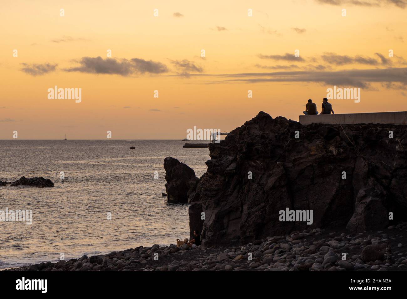 Beautiful scene of a sunset on the beach Por do sol na Praia de Formosa ...