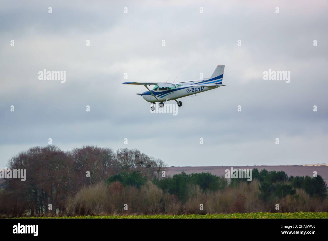 G-BNYM Cessna 172N Skyhawk Kestrel Syndicate AAC Middle Wallop (EGVP ...