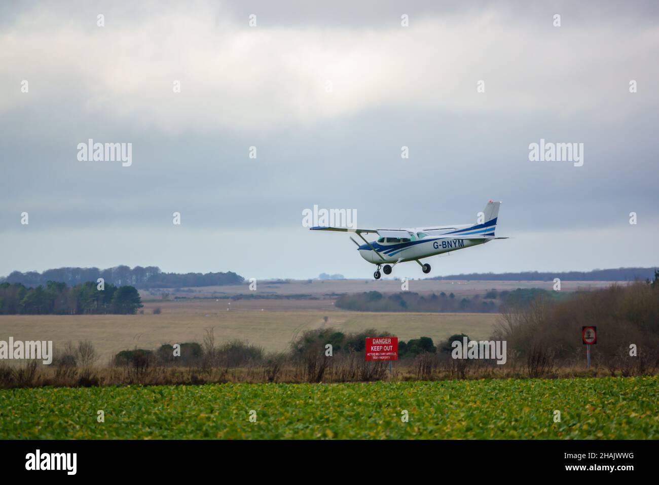 G-BNYM Cessna 172N Skyhawk Kestrel Syndicate AAC Middle Wallop (EGVP ...