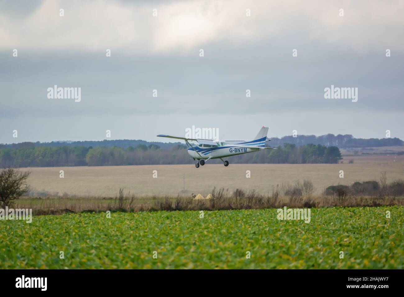 G-BNYM Cessna 172N Skyhawk Kestrel Syndicate AAC Middle Wallop (EGVP ...
