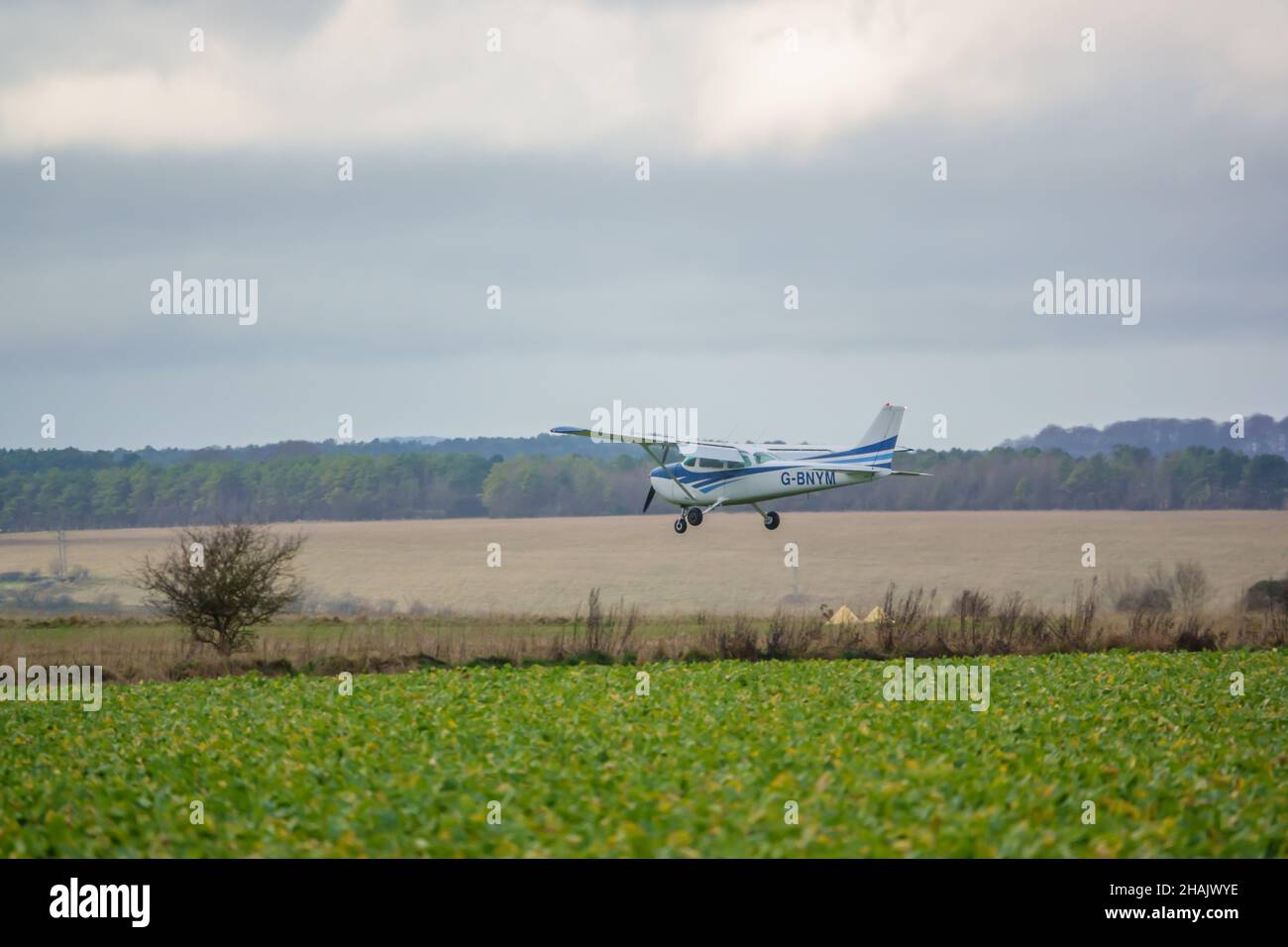 G-BNYM Cessna 172N Skyhawk Kestrel Syndicate AAC Middle Wallop (EGVP ...