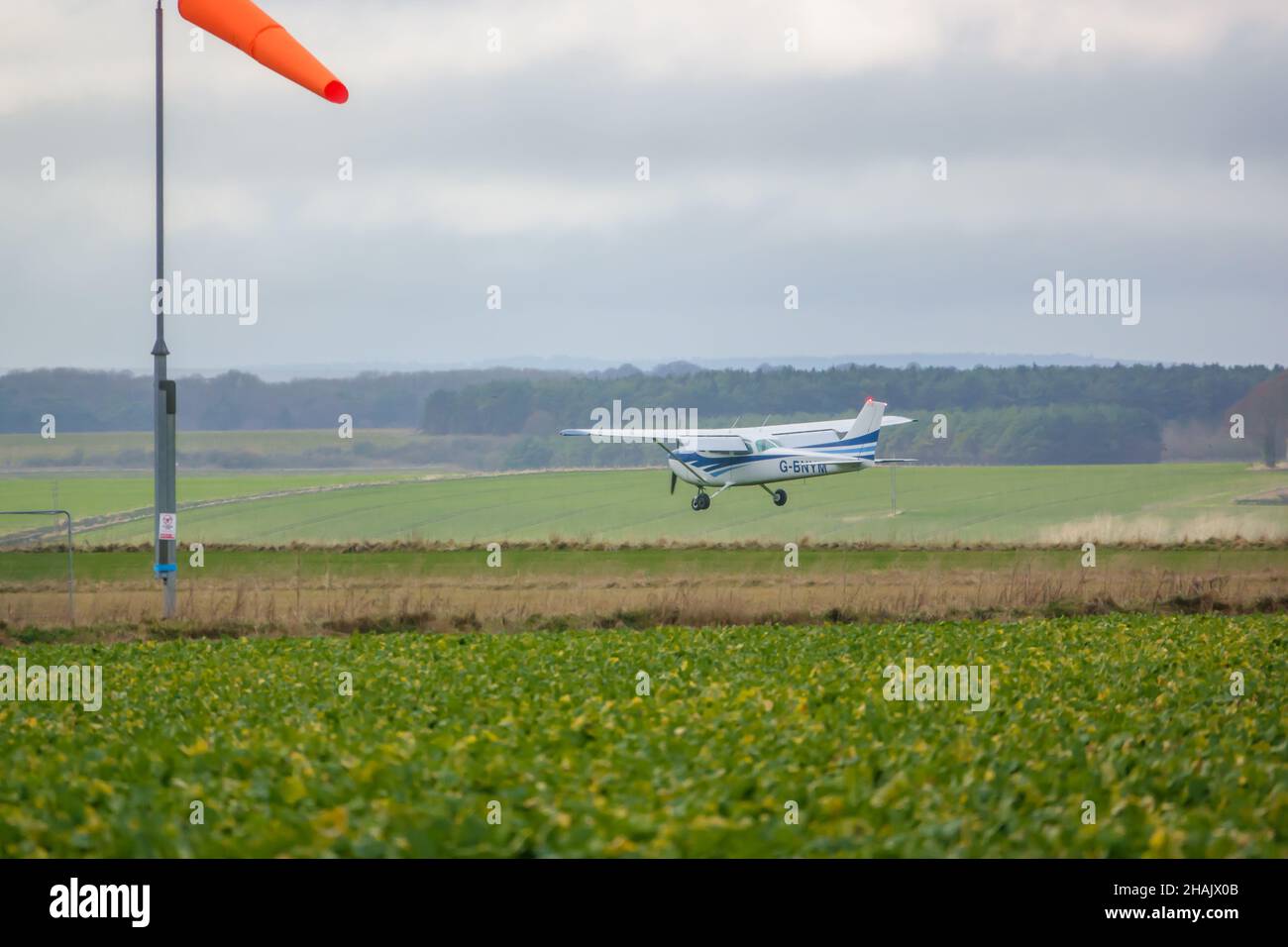 G-BNYM Cessna 172N Skyhawk Kestrel Syndicate AAC Middle Wallop (EGVP ...