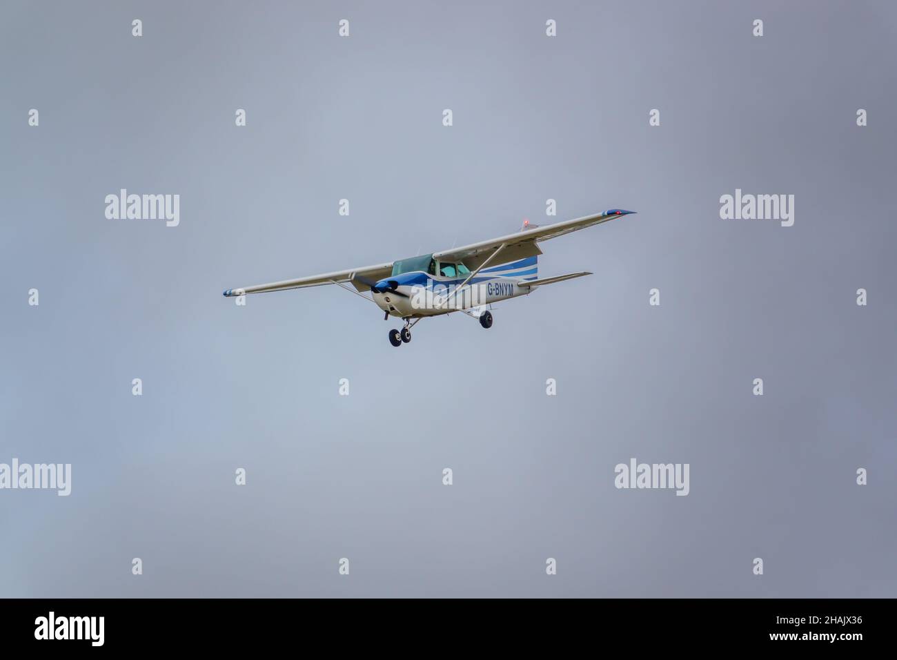 G-BNYM Cessna 172N Skyhawk Kestrel Syndicate AAC Middle Wallop (EGVP ...
