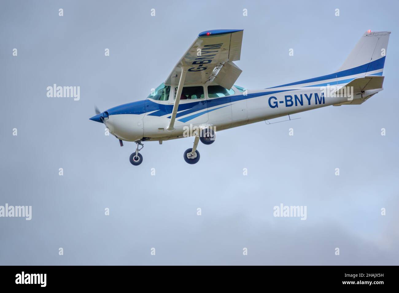G-BNYM Cessna 172N Skyhawk Kestrel Syndicate AAC Middle Wallop (EGVP ...