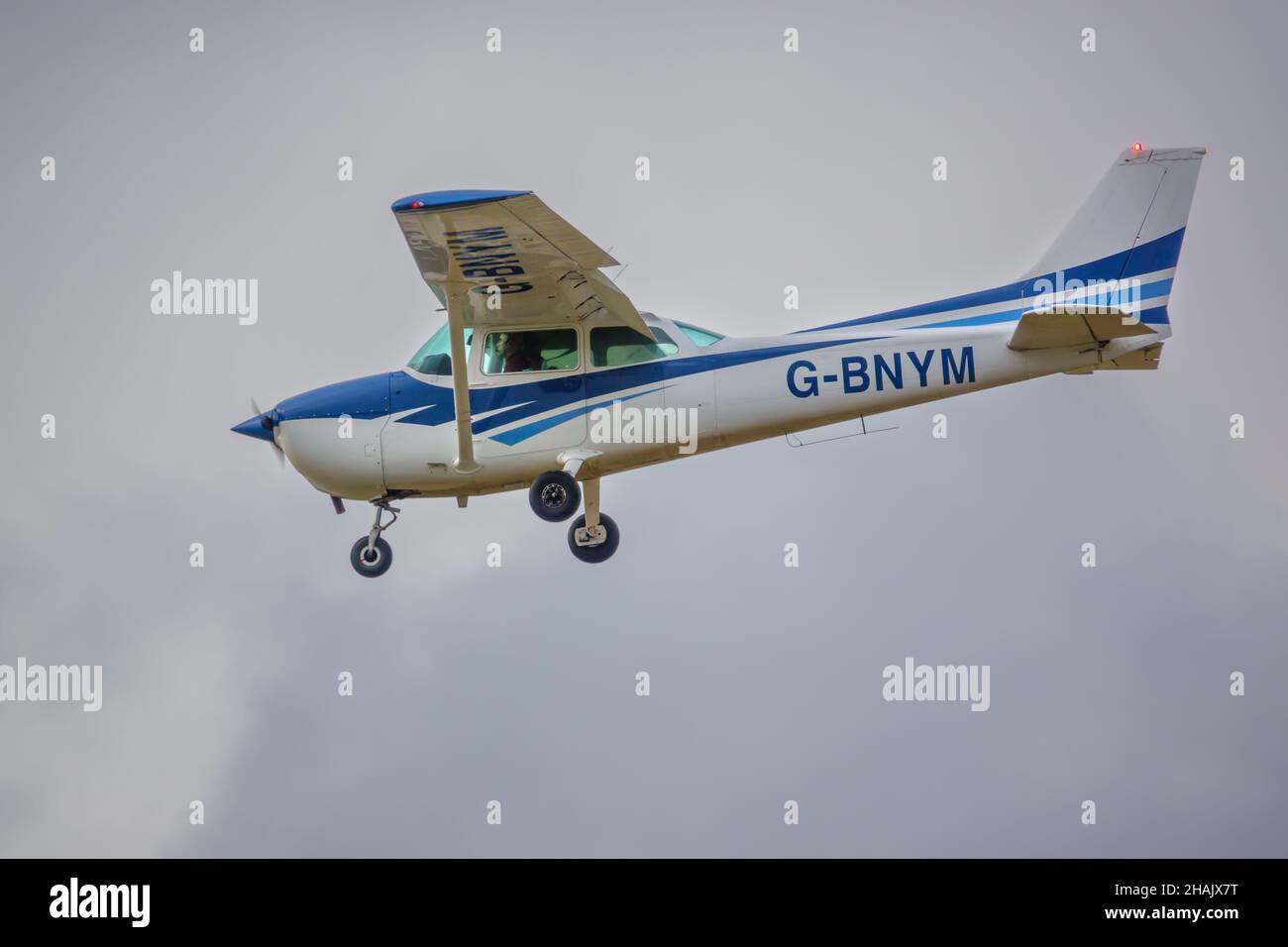 G-BNYM Cessna 172N Skyhawk Kestrel Syndicate AAC Middle Wallop (EGVP ...