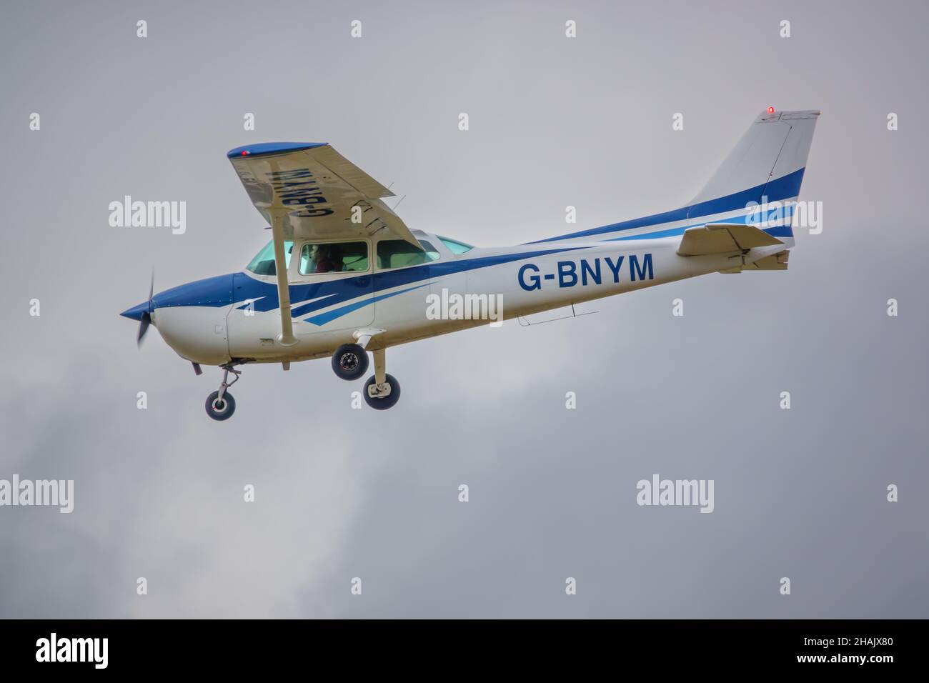 G-BNYM Cessna 172N Skyhawk Kestrel Syndicate AAC Middle Wallop (EGVP ...