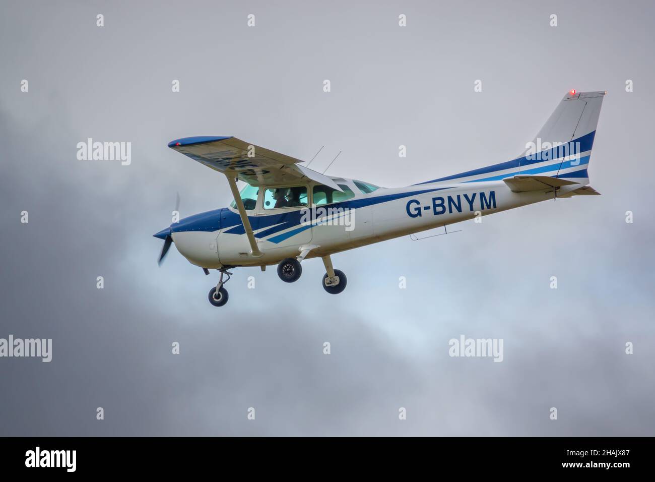 G-BNYM Cessna 172N Skyhawk Kestrel Syndicate AAC Middle Wallop (EGVP ...