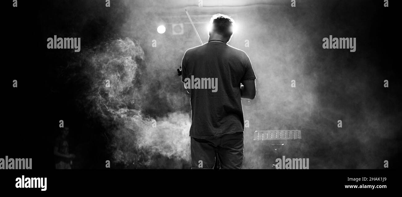Back violin Black and White Stock Photos & Images - Alamy
